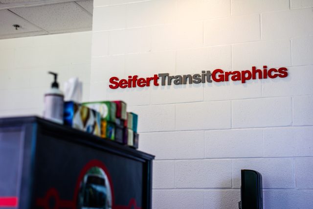 Contact Us | Commanding Service | Seifert Transit Graphics